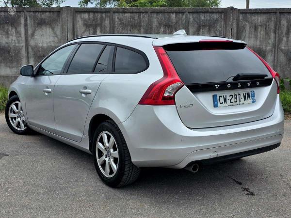 Grey Volvo V60 2013 in Siauliai, with an engine capacity of 1.98 L and mileage of 230 thousand km for 6200 €, photo 7 on AUTOMOTO.COM.LV