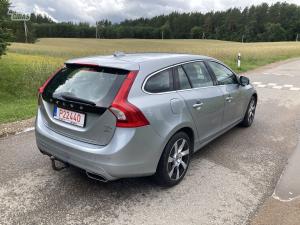 Grey Volvo V60 2013 in Vilnius, with an engine capacity of 2.40 L and mileage of 290 thousand km for 5850 €, photo  on AUTOMOTO.COM.LV