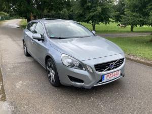 Grey Volvo V60 2013 in Vilnius, with an engine capacity of 2.40 L and mileage of 290 thousand km for 5850 €, photo 3 on AUTOMOTO.COM.LV
