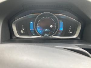 Grey Volvo V60 2013 in Vilnius, with an engine capacity of 2.40 L and mileage of 290 thousand km for 5850 €, photo 9 on AUTOMOTO.COM.LV