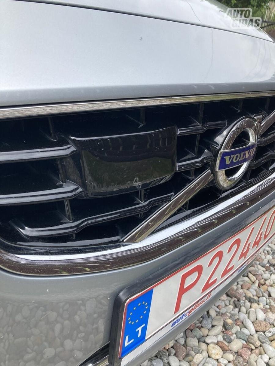 Grey Volvo V60 2013 in Vilnius, with an engine capacity of 2.40 L and mileage of 290 thousand km for 5850 €, photo 16 on AUTOMOTO.COM.LV
