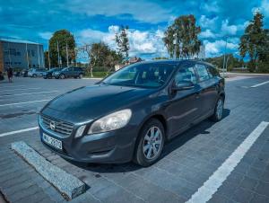 Pelēks Volvo V60 2013 Jelgava, ar dzinēja tilpumu 1.56 L un nobraukumu 335 tūkst. km par 4900 €, foto 5 vietnē AUTOMOTO.COM.LV