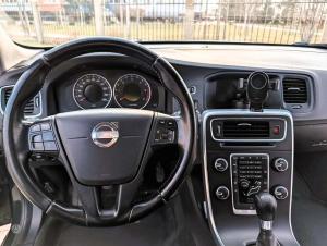 Pelēks Volvo V60 2013 Jelgava, ar dzinēja tilpumu 1.56 L un nobraukumu 335 tūkst. km par 4900 €, foto 6 vietnē AUTOMOTO.COM.LV
