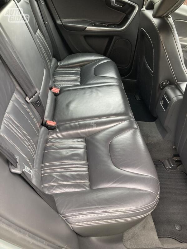 Grey Volvo V60 2013 in Vilnius, with an engine capacity of 2.40 L and mileage of 290 thousand km for 5849 €, photo 7 on AUTOMOTO.COM.LV