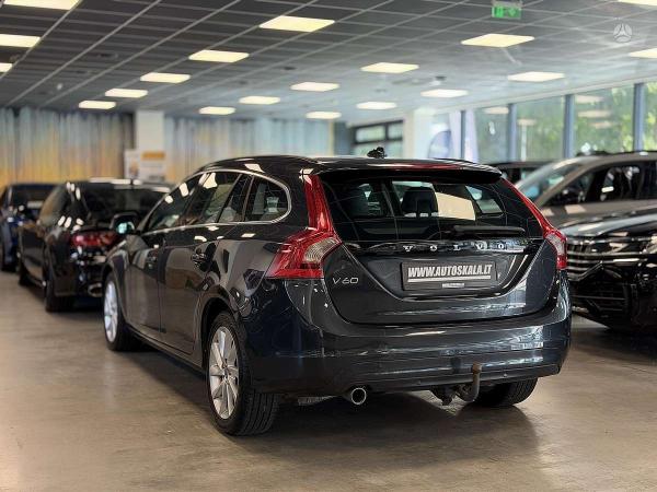 Pelēks Volvo V60 2013 Klaipėda, ar dzinēja tilpumu 1.56 L un nobraukumu 201 tūkst. km par 7750 €, foto 9 vietnē AUTOMOTO.COM.LV