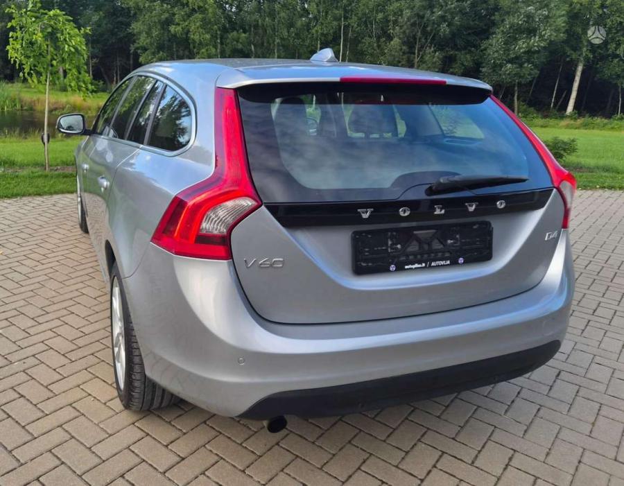 Pelēks Volvo V60 2013 Utena, ar dzinēja tilpumu 2.00 L un nobraukumu 265 tūkst. km par 6450 €, foto 10 vietnē AUTOMOTO.COM.LV