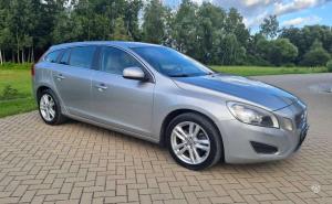 Pelēks Volvo V60 2013 Utena, ar dzinēja tilpumu 2.00 L un nobraukumu 265 tūkst. km par 6450 €, foto 14 vietnē AUTOMOTO.COM.LV