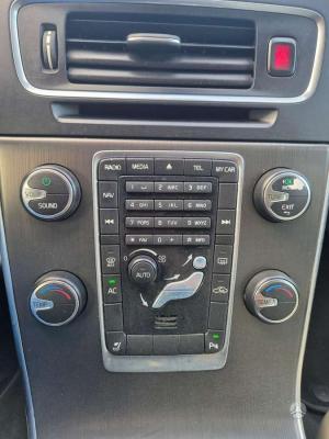 Pelēks Volvo V60 2013 Utena, ar dzinēja tilpumu 2.00 L un nobraukumu 265 tūkst. km par 6450 €, foto 17 vietnē AUTOMOTO.COM.LV