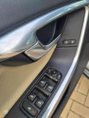 Pelēks Volvo V60 2013 Utena, ar dzinēja tilpumu 2.00 L un nobraukumu 265 tūkst. km par 6450 €, foto 21 vietnē AUTOMOTO.COM.LV