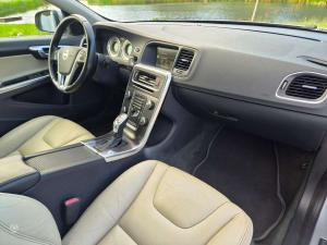 Pelēks Volvo V60 2013 Utena, ar dzinēja tilpumu 2.00 L un nobraukumu 265 tūkst. km par 6450 €, foto 24 vietnē AUTOMOTO.COM.LV