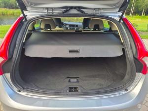 Pelēks Volvo V60 2013 Utena, ar dzinēja tilpumu 2.00 L un nobraukumu 265 tūkst. km par 6450 €, foto 29 vietnē AUTOMOTO.COM.LV