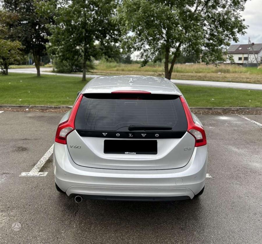 Pelēks Volvo V60 2013 Panevēža, ar dzinēja tilpumu 1.98 L un nobraukumu 291 tūkst. km par 6950 €, foto 7 vietnē AUTOMOTO.COM.LV