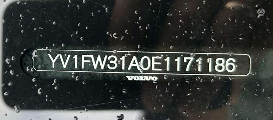 Pelēks Volvo V60 2013 Panevēža, ar dzinēja tilpumu 1.98 L un nobraukumu 291 tūkst. km par 6950 €, foto 19 vietnē AUTOMOTO.COM.LV