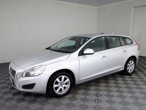 Pelēks Volvo V60 2013 Tallina, ar dzinēja tilpumu 1.60 L un nobraukumu 395 tūkst. km par 3299 €, foto 3 vietnē AUTOMOTO.COM.LV