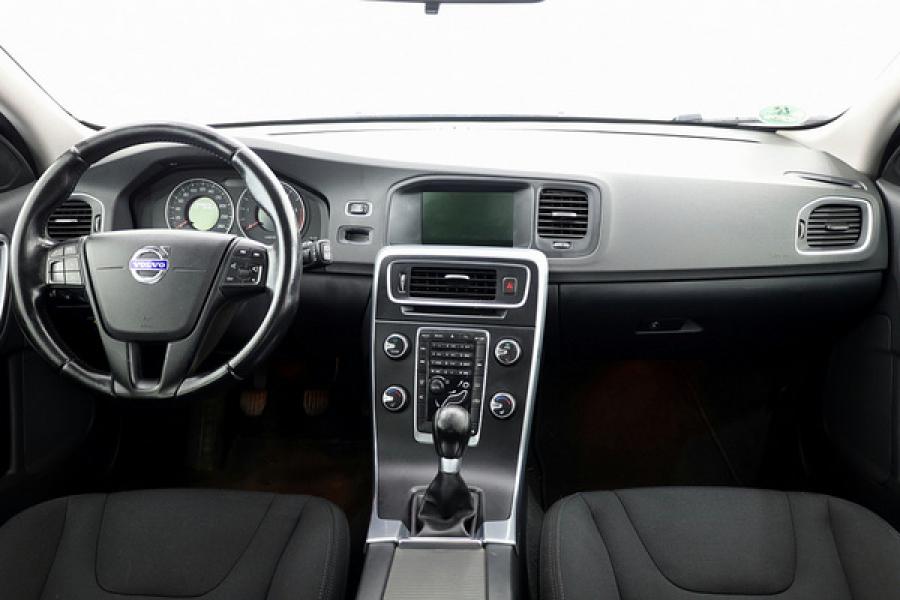 Pelēks Volvo V60 2013 Tallina, ar dzinēja tilpumu 1.60 L un nobraukumu 395 tūkst. km par 3299 €, foto 6 vietnē AUTOMOTO.COM.LV