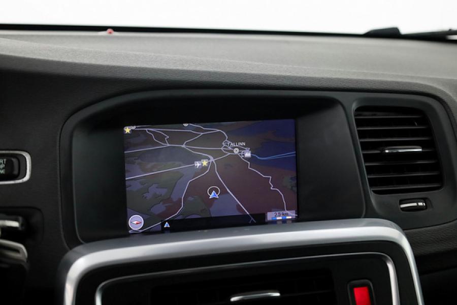 Pelēks Volvo V60 2013 Tallina, ar dzinēja tilpumu 1.60 L un nobraukumu 395 tūkst. km par 3299 €, foto 9 vietnē AUTOMOTO.COM.LV