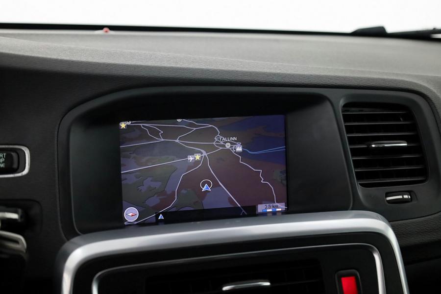 Pelēks Volvo V60 2013 Tallina, ar dzinēja tilpumu 1.60 L un nobraukumu 395 tūkst. km par 3299 €, foto 17 vietnē AUTOMOTO.COM.LV