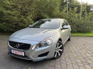Pelēks Volvo V60 2013 Viļņa, ar dzinēja tilpumu 2.40 L un nobraukumu 258 tūkst. km par 5999 €, foto 3 vietnē AUTOMOTO.COM.LV