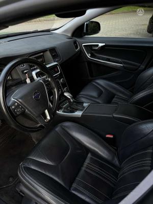 Pelēks Volvo V60 2013 Viļņa, ar dzinēja tilpumu 2.40 L un nobraukumu 258 tūkst. km par 5999 €, foto 5 vietnē AUTOMOTO.COM.LV