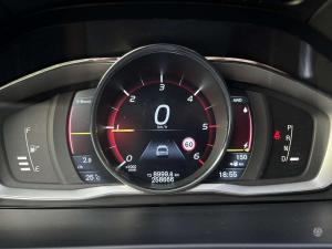 Pelēks Volvo V60 2013 Viļņa, ar dzinēja tilpumu 2.40 L un nobraukumu 258 tūkst. km par 5999 €, foto 15 vietnē AUTOMOTO.COM.LV