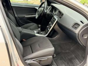 Grey Volvo V60 2013 in Ukmerge, with an engine capacity of 1.98 L and mileage of 230 thousand km for 5950 €, photo 7 on AUTOMOTO.COM.LV