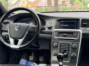 Grey Volvo V60 2013 in Ukmerge, with an engine capacity of 1.98 L and mileage of 230 thousand km for 5950 €, photo 8 on AUTOMOTO.COM.LV