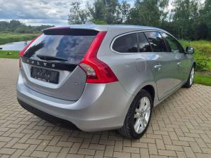 Grey Volvo V60 2013 in Utena, with an engine capacity of 2.00 L and mileage of 265 thousand km for 6490 €, photo 13 on AUTOMOTO.COM.LV
