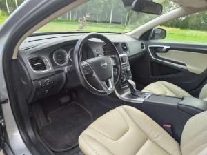 Grey Volvo V60 2013 in Utena, with an engine capacity of 2.00 L and mileage of 265 thousand km for 6490 €, photo 19 on AUTOMOTO.COM.LV