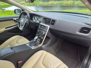 Grey Volvo V60 2013 in Utena, with an engine capacity of 2.00 L and mileage of 265 thousand km for 6490 €, photo 26 on AUTOMOTO.COM.LV