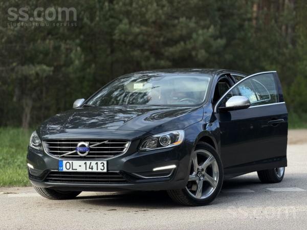 Pelēks Volvo V60 2013 Daugavpils, ar dzinēja tilpumu 2.40 L un nobraukumu 310 tūkst. km par 6500 €, foto 1 vietnē AUTOMOTO.COM.LV