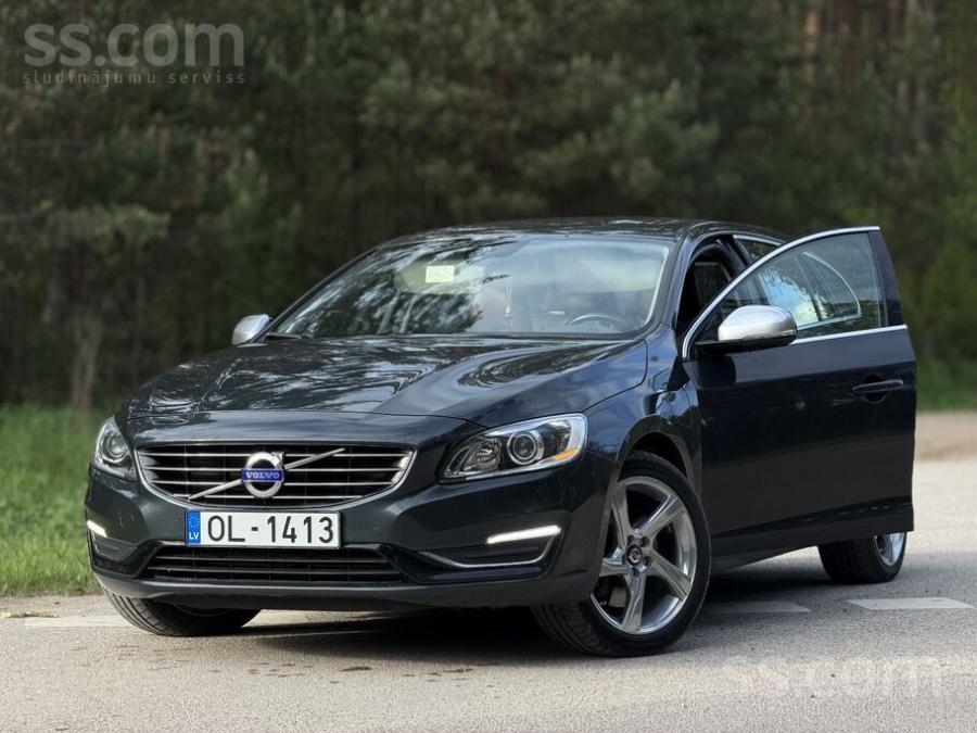 Pelēks Volvo V60 2013 Daugavpils, ar dzinēja tilpumu 2.40 L un nobraukumu 310 tūkst. km par 6500 €, foto 1 vietnē AUTOMOTO.COM.LV