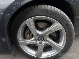 Pelēks Volvo V60 2013 Daugavpils, ar dzinēja tilpumu 2.40 L un nobraukumu 310 tūkst. km par 6500 €, foto 6 vietnē AUTOMOTO.COM.LV