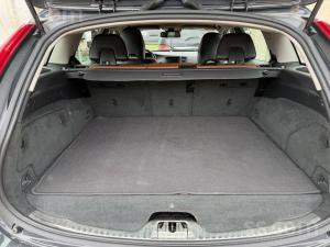 Pelēks Volvo V60 2013 Daugavpils, ar dzinēja tilpumu 2.40 L un nobraukumu 310 tūkst. km par 6500 €, foto 7 vietnē AUTOMOTO.COM.LV