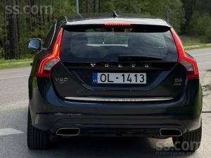 Pelēks Volvo V60 2013 Daugavpils, ar dzinēja tilpumu 2.40 L un nobraukumu 310 tūkst. km par 6500 €, foto 10 vietnē AUTOMOTO.COM.LV
