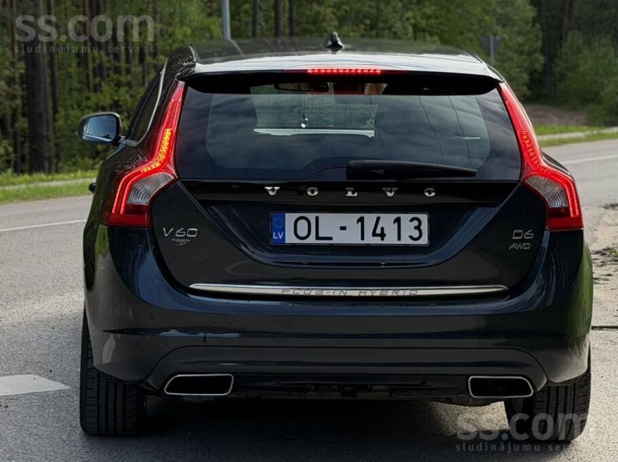 Pelēks Volvo V60 2013 Daugavpils, ar dzinēja tilpumu 2.40 L un nobraukumu 310 tūkst. km par 6500 €, foto 10 vietnē AUTOMOTO.COM.LV