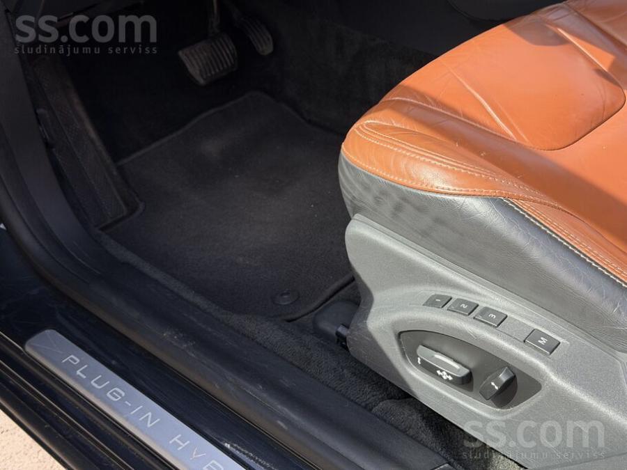 Pelēks Volvo V60 2013 Daugavpils, ar dzinēja tilpumu 2.40 L un nobraukumu 310 tūkst. km par 6500 €, foto 12 vietnē AUTOMOTO.COM.LV