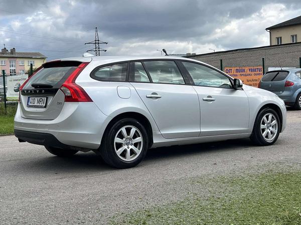 Grey Volvo V60 2013 in Narva, with an engine capacity of 1.60 L and mileage of 395 thousand km for 3999 €, photo 7 on AUTOMOTO.COM.LV