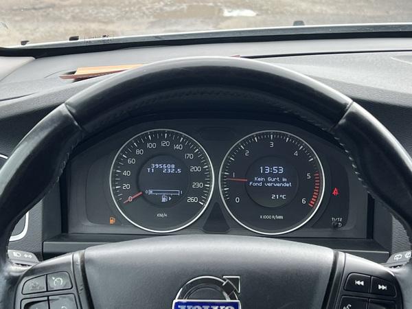 Grey Volvo V60 2013 in Narva, with an engine capacity of 1.60 L and mileage of 395 thousand km for 3999 €, photo 9 on AUTOMOTO.COM.LV