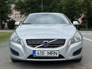 Pelēks Volvo V60 2013 Narva, ar dzinēja tilpumu 1.60 L un nobraukumu 395 tūkst. km par 3999 €, foto 15 vietnē AUTOMOTO.COM.LV