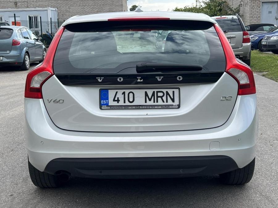 Pelēks Volvo V60 2013 Narva, ar dzinēja tilpumu 1.60 L un nobraukumu 395 tūkst. km par 3999 €, foto 20 vietnē AUTOMOTO.COM.LV