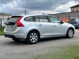 Pelēks Volvo V60 2013 Narva, ar dzinēja tilpumu 1.60 L un nobraukumu 395 tūkst. km par 3999 €, foto 6 vietnē AUTOMOTO.COM.LV