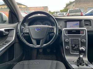 Pelēks Volvo V60 2013 Narva, ar dzinēja tilpumu 1.60 L un nobraukumu 395 tūkst. km par 3999 €, foto 14 vietnē AUTOMOTO.COM.LV