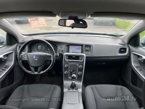 Pelēks Volvo V60 2013 Narva, ar dzinēja tilpumu 1.60 L un nobraukumu 395 tūkst. km par 3999 €, foto 15 vietnē AUTOMOTO.COM.LV