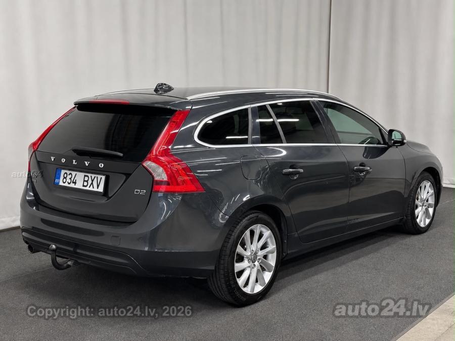Pelēks Volvo V60 2013 Tallina, ar dzinēja tilpumu 1.60 L un nobraukumu 375 tūkst. km par 4499 €, foto 4 vietnē AUTOMOTO.COM.LV