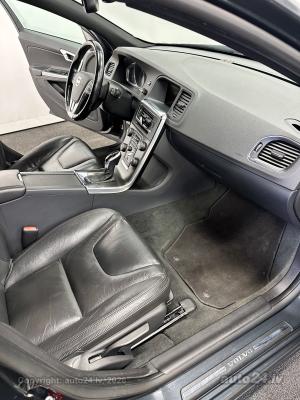 Pelēks Volvo V60 2013 Tallina, ar dzinēja tilpumu 1.60 L un nobraukumu 375 tūkst. km par 4499 €, foto 8 vietnē AUTOMOTO.COM.LV