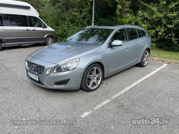 Pelēks Volvo V60 2013 Tallina, ar dzinēja tilpumu 2.00 L un nobraukumu 285 tūkst. km par 7500 €, foto 1 vietnē AUTOMOTO.COM.LV