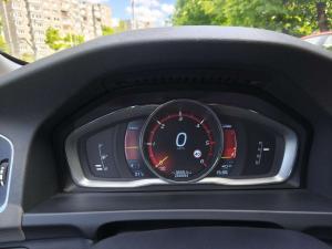 Pelēks Volvo V60 2013 Viļņa, ar dzinēja tilpumu 2.40 L un nobraukumu 256 tūkst. km par 6000 €, foto 16 vietnē AUTOMOTO.COM.LV