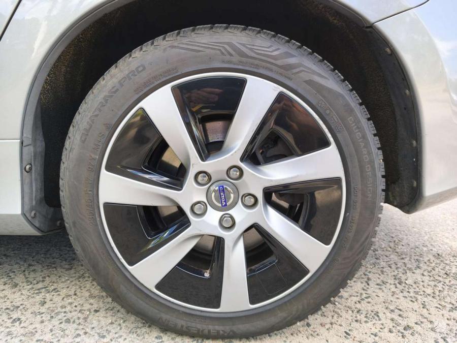 Pelēks Volvo V60 2013 Viļņa, ar dzinēja tilpumu 2.40 L un nobraukumu 256 tūkst. km par 6000 €, foto 21 vietnē AUTOMOTO.COM.LV