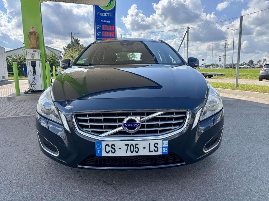 Серый Вольво B60 2013 в Таураге, объемом двигателя 2.40 л и пробегом 250 тыс. км за 7000 €, фото 3 на AUTOMOTO.COM.LV