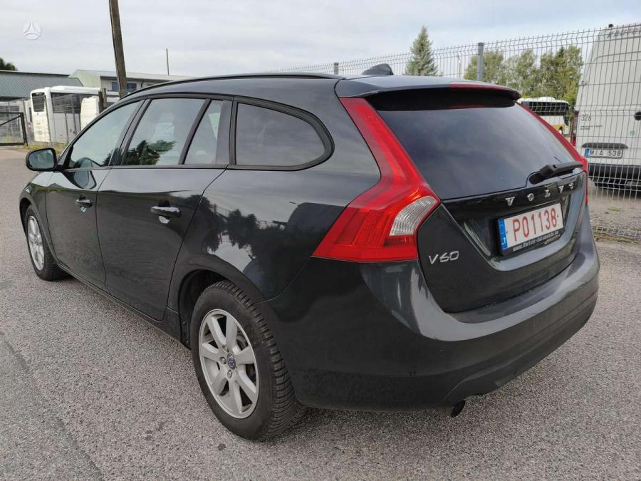 Pelēks Volvo V60 2013 Viļņa, ar dzinēja tilpumu 2.00 L un nobraukumu 278 tūkst. km par 5700 €, foto 6 vietnē AUTOMOTO.COM.LV